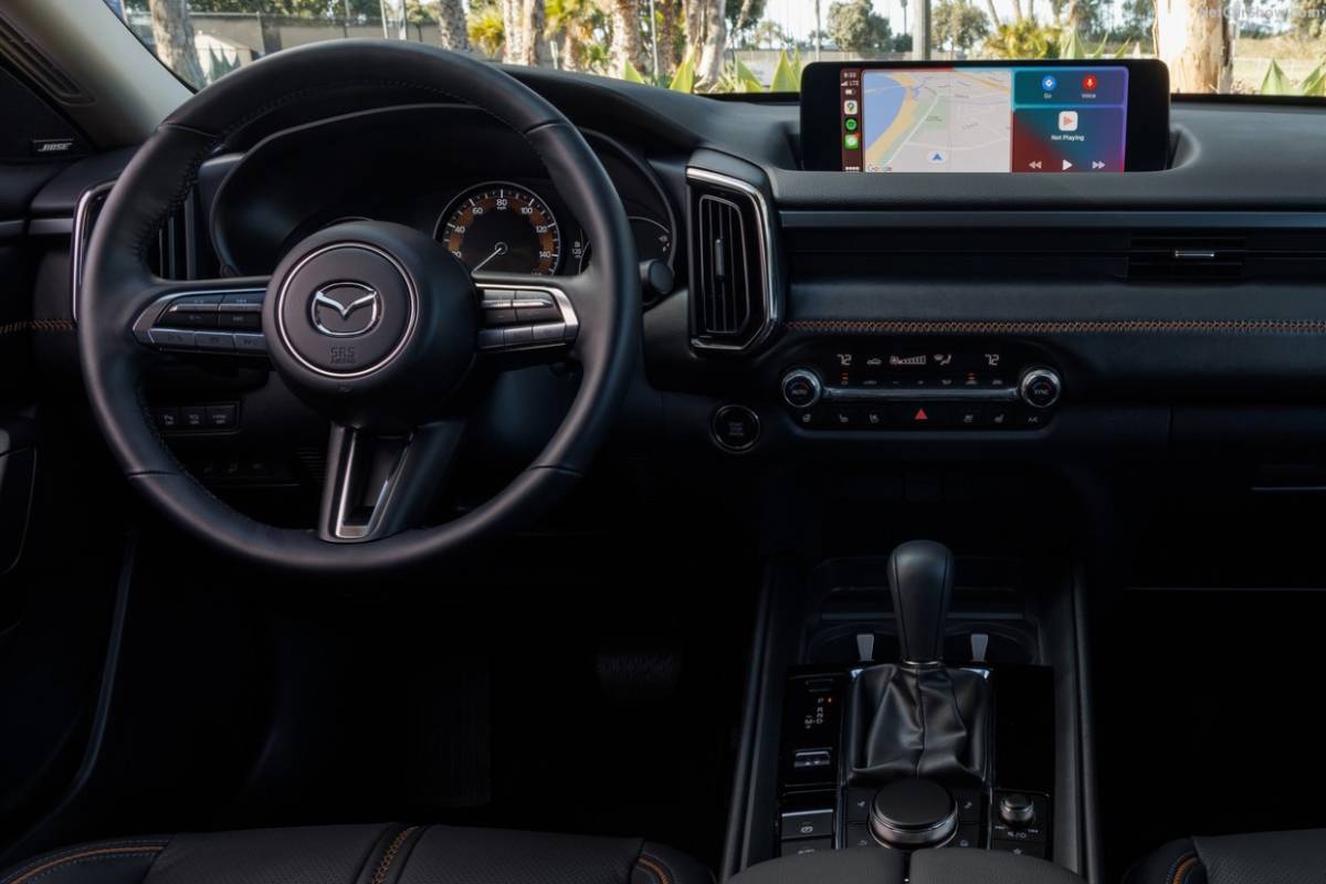 StriveME - طلاؤها صديق للبيئة.. أبرز الأمور التي اعجبتنا في مازدا سي اكس 50 2024